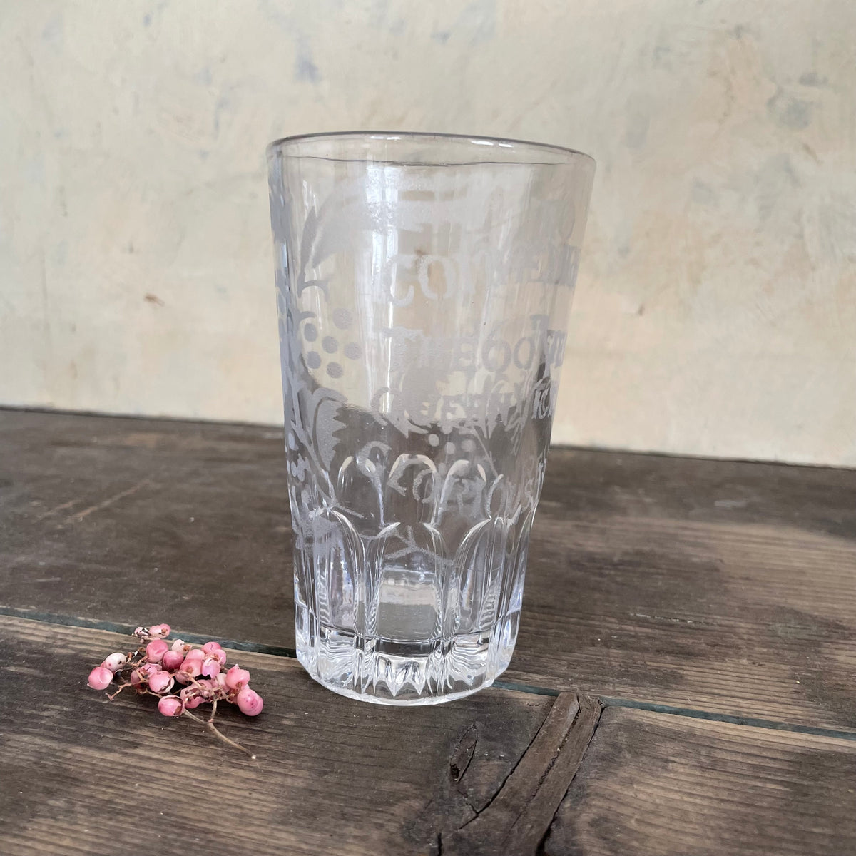 Antique Queen Victoria Glass – No.4 Vintage Antique Queen Victoria Glass – No.4 Vintage