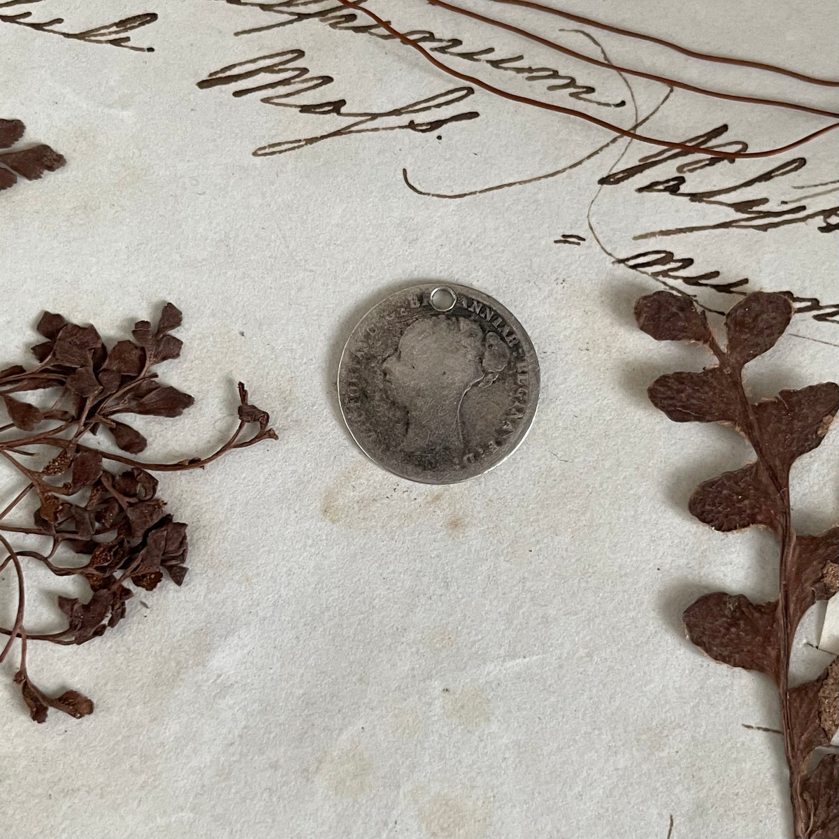 Victorian Susie Love Token Charm – No.4 Vintage