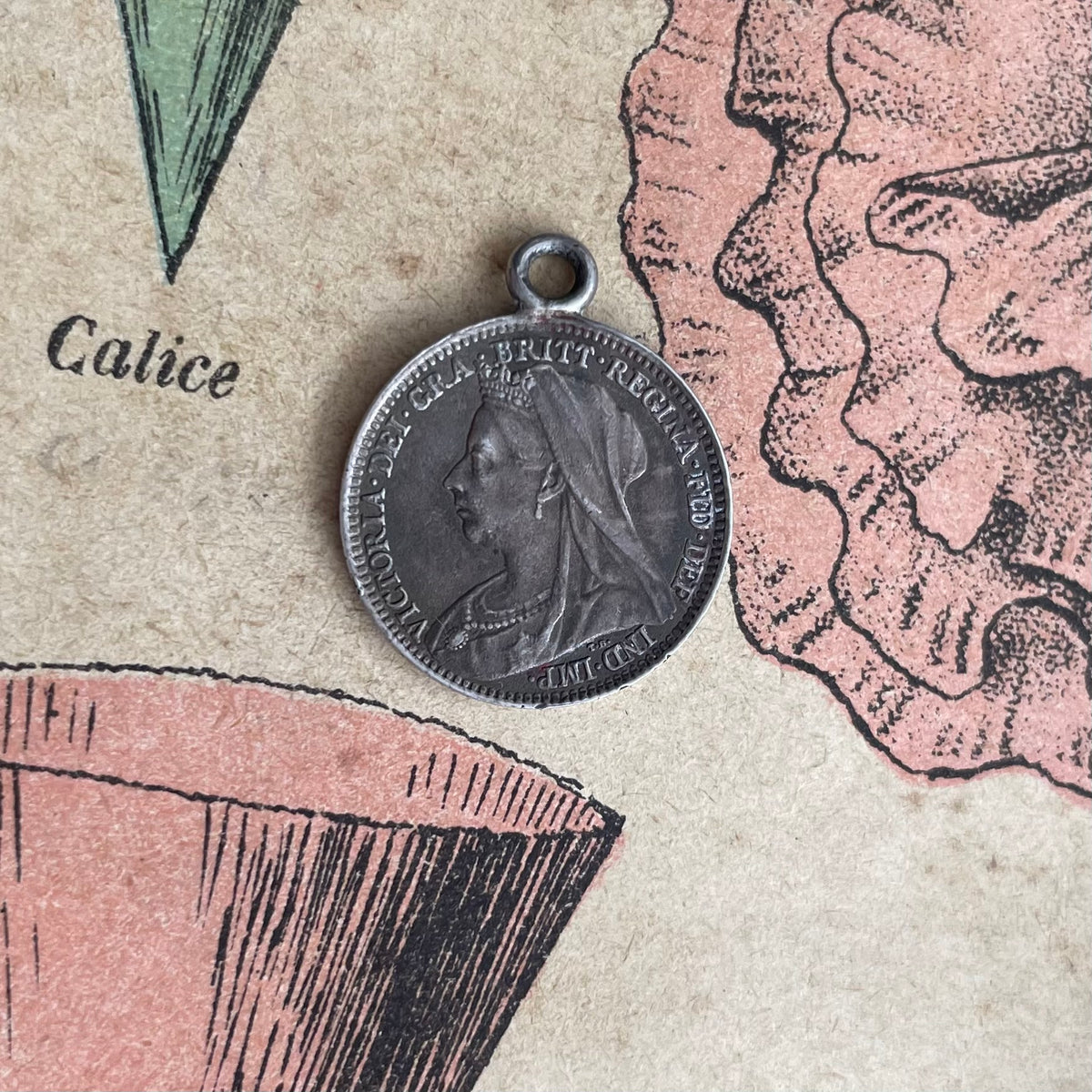 Victorian Bruce Love Token Charm – No.4 Vintage