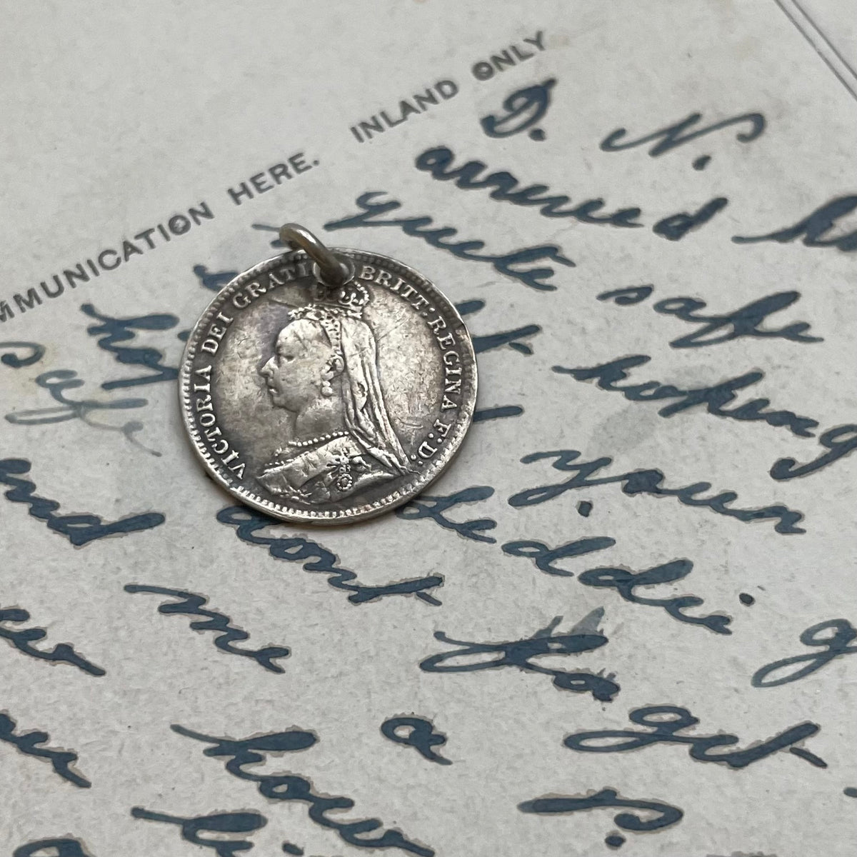 Victorian Pig & piglet Love Token Charm – No.4 Vintage