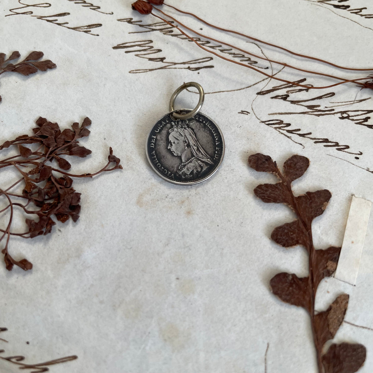 Victorian Mary Love Token Charm – No.4 Vintage