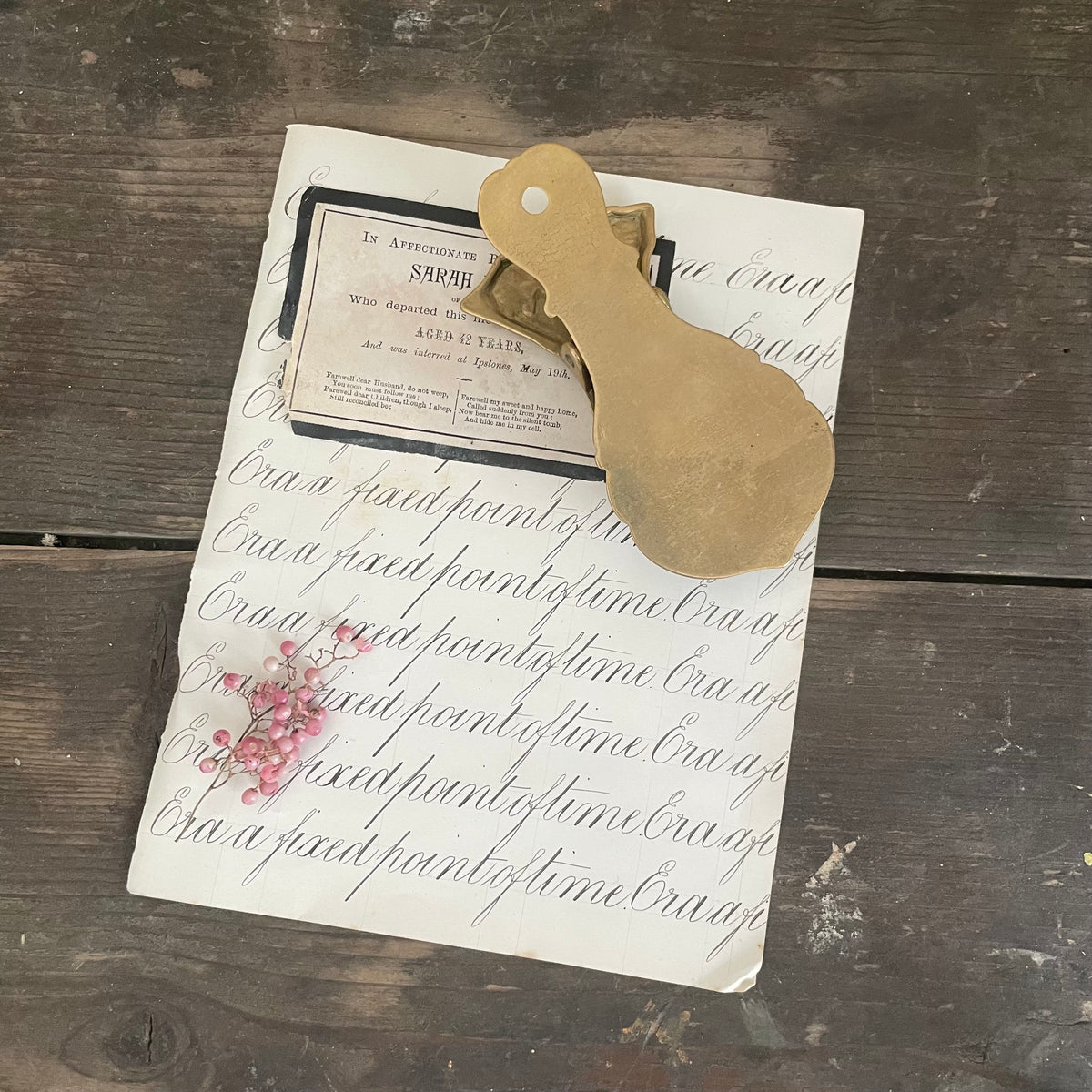 Antique Brass Hand Paper Clip – No.4 Vintage
