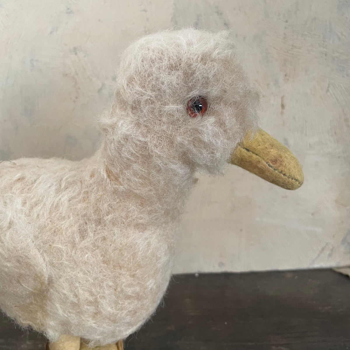 Antique Straw Duck – No.4 Vintage